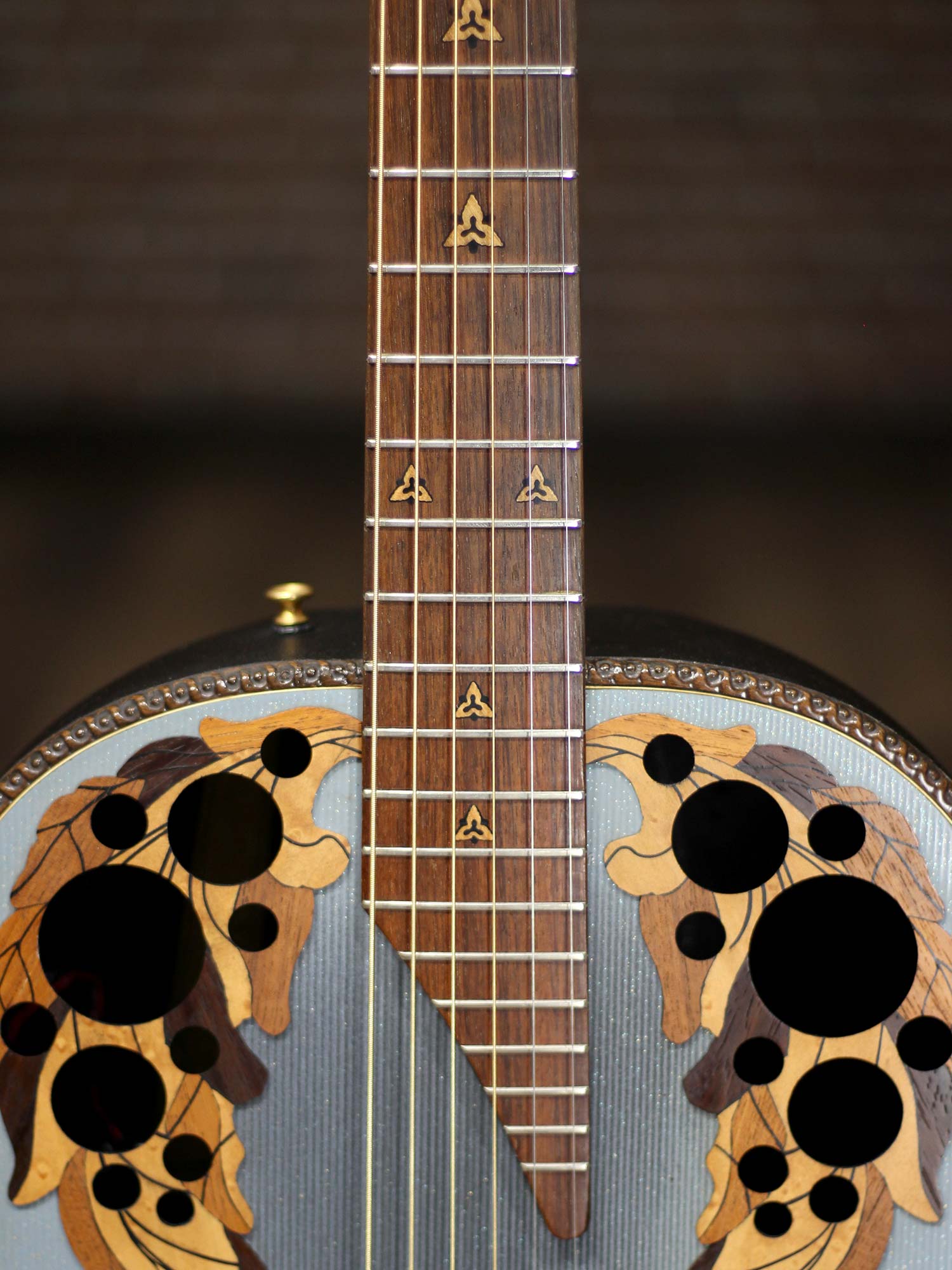 Ovation 1984 1687-8 ”Super Adamas Wood Knob”